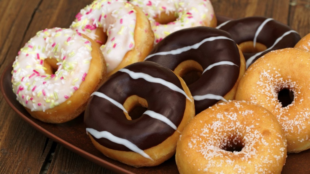 YUMMY-DONUTS-donuts-33393361-1366-768 - SugarandSpiceDonuts